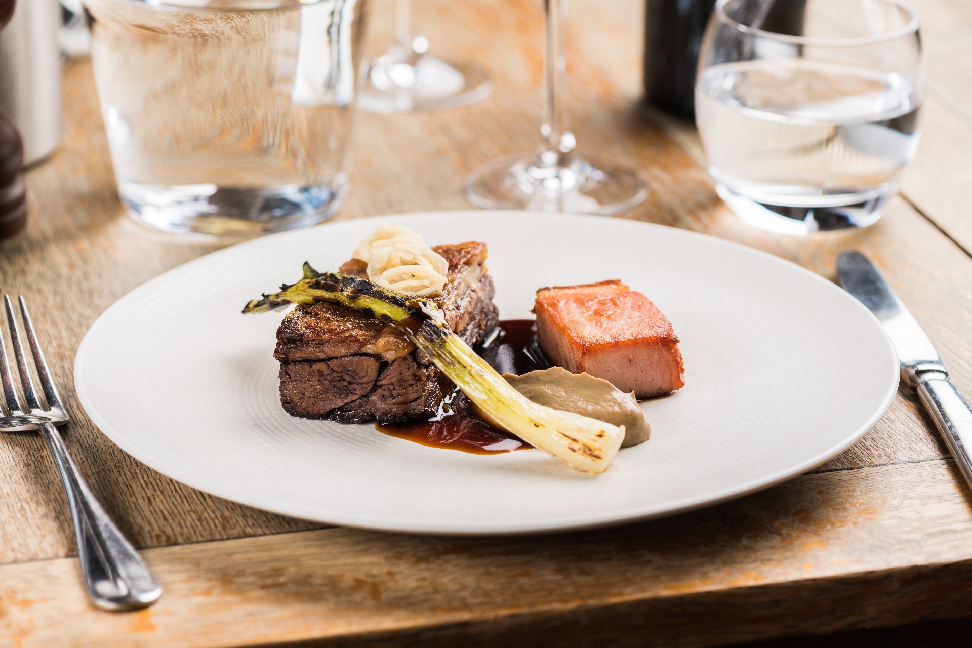 Restaurant In Tetbury | The Close Bar and Garden Room