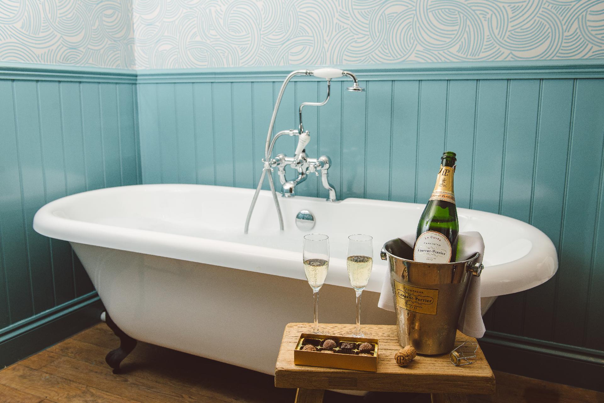 Stay at The Swan Hotel in Gloucestershire