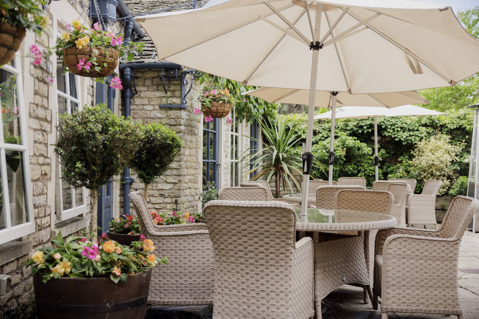 Restaurant in Bibury | The Swan Hotel - Cotswolds